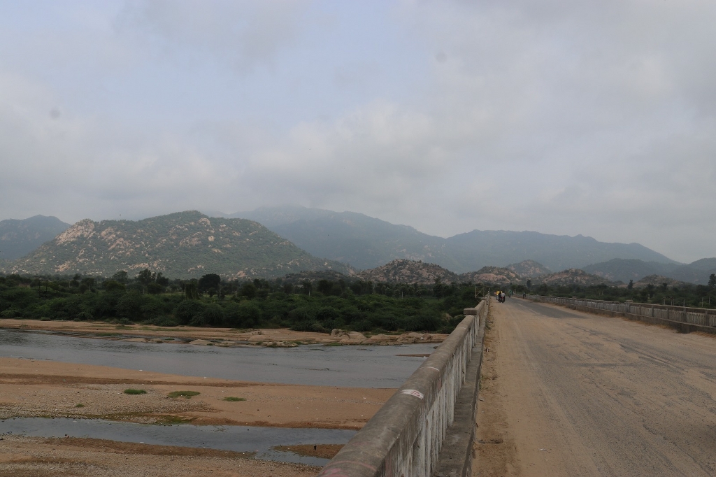 જેસોર, પાણીયારી આશ્રમ અને ધોધ નો અનુભવ